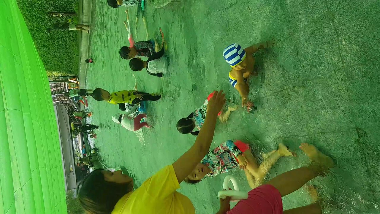 Ethan Emmanuel is playing in water - YouTube