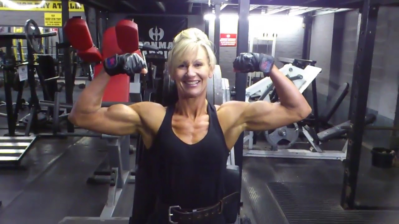 Sexy Bodybuilding Woman Hack Squats 140 kg !!!! - YouTube