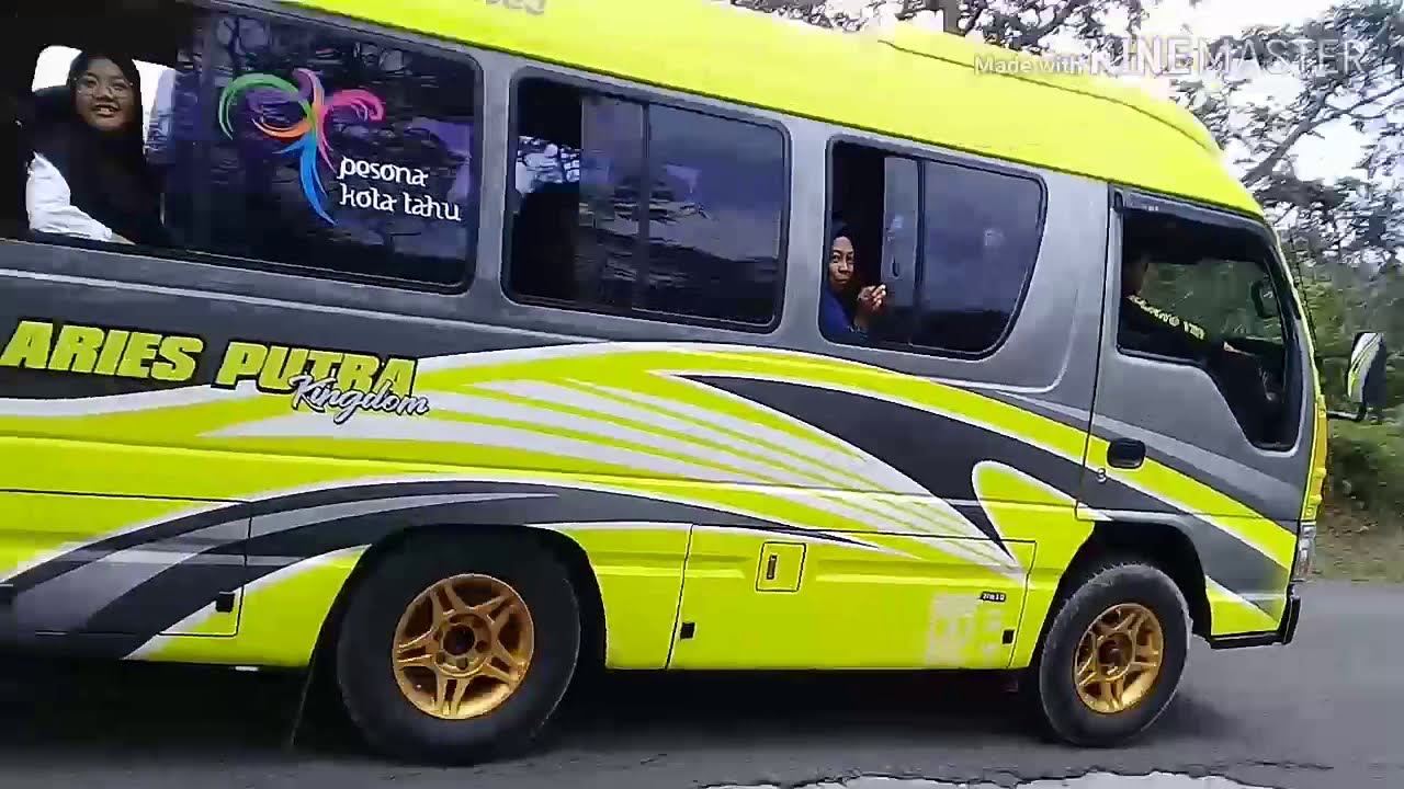 Tanjakan gunung kelud mobil elep pakai tenaga Ektra poooool? - YouTube