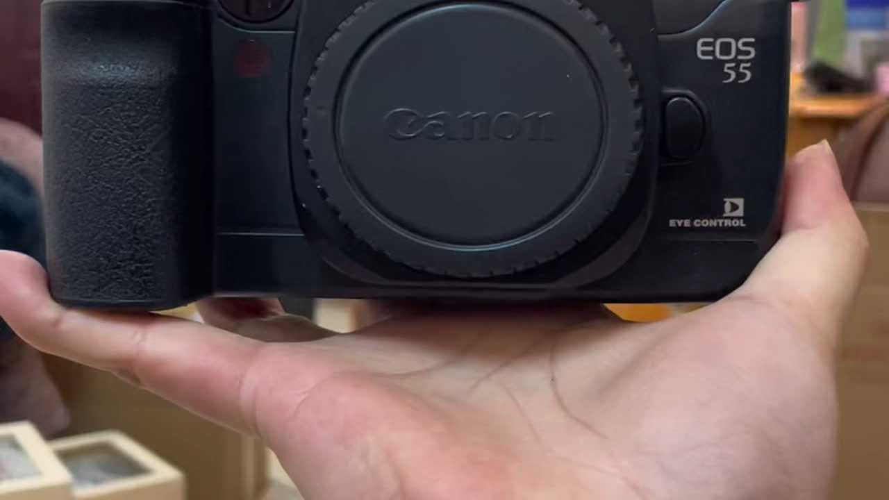 佳能 EOS 55 、EOS 5 、EOS 7 ，三个型号 价格从333元-699元不等 - YouTube