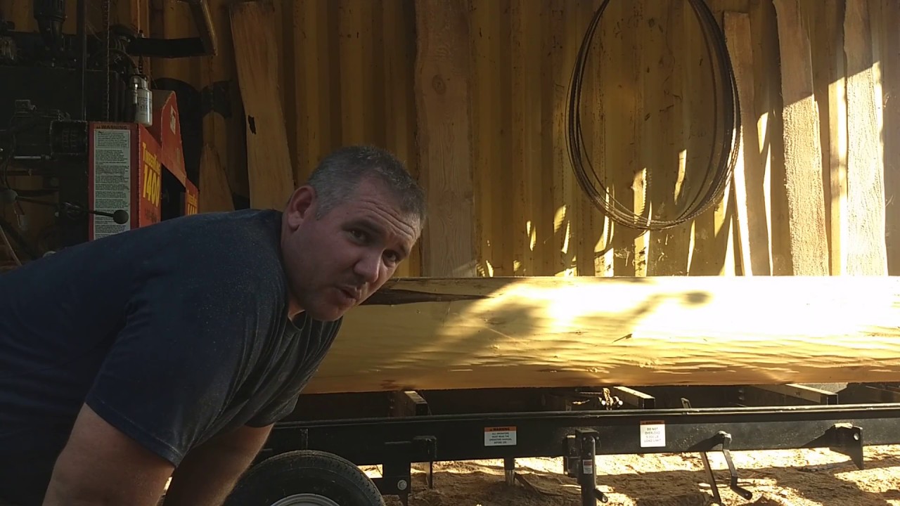 Cutting up poplar on the Timberking 1400 sawmill - YouTube