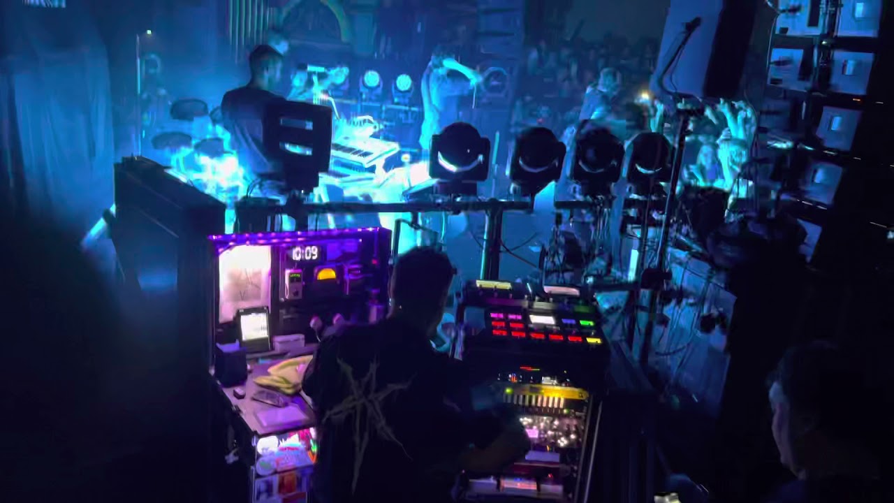 Bring Me The Horizon - Teardrops - live at the pryzm London 2021 - YouTube