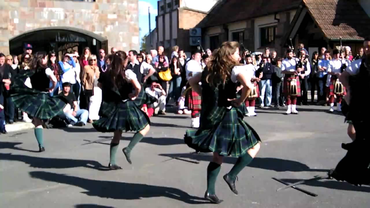 2/4 - El Ceilidh (baile escocés) en St. George's College (Quilmes BA ...