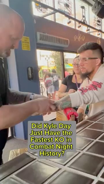 7 Seconds to Glory – Kyle Day’s Epic Knockout Comeback! # MMA - YouTube