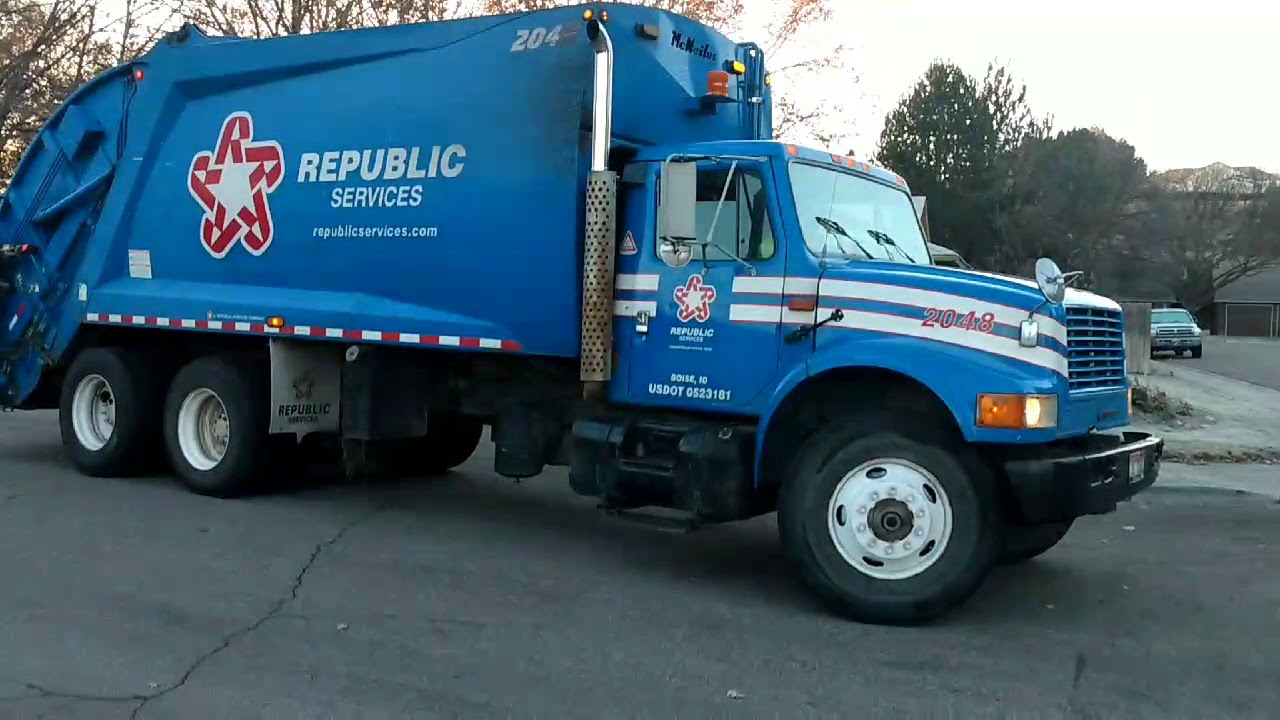 ex BFI / Allied Waste Services 2048 international McNeilus rear loader ...