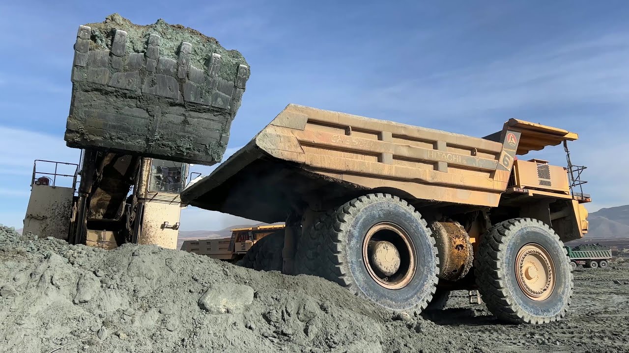 Huge Terex RH170 Shovel Excavator Loading Terex RT100 & Hitachi EH3500 ...