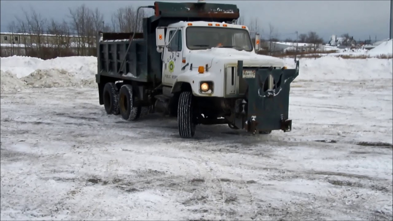 Snow Dump, First Day 2019 Season - YouTube