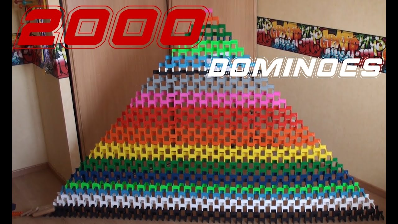 Domino 2D Pyramid Personal Record - 2000 Dominoes - YouTube