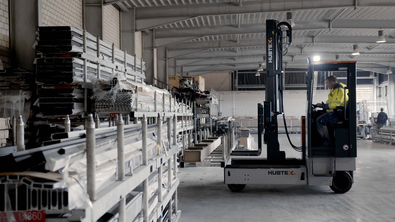 HUBTEX MaxX Electric Multidirectional Sideloader transports long loads ...