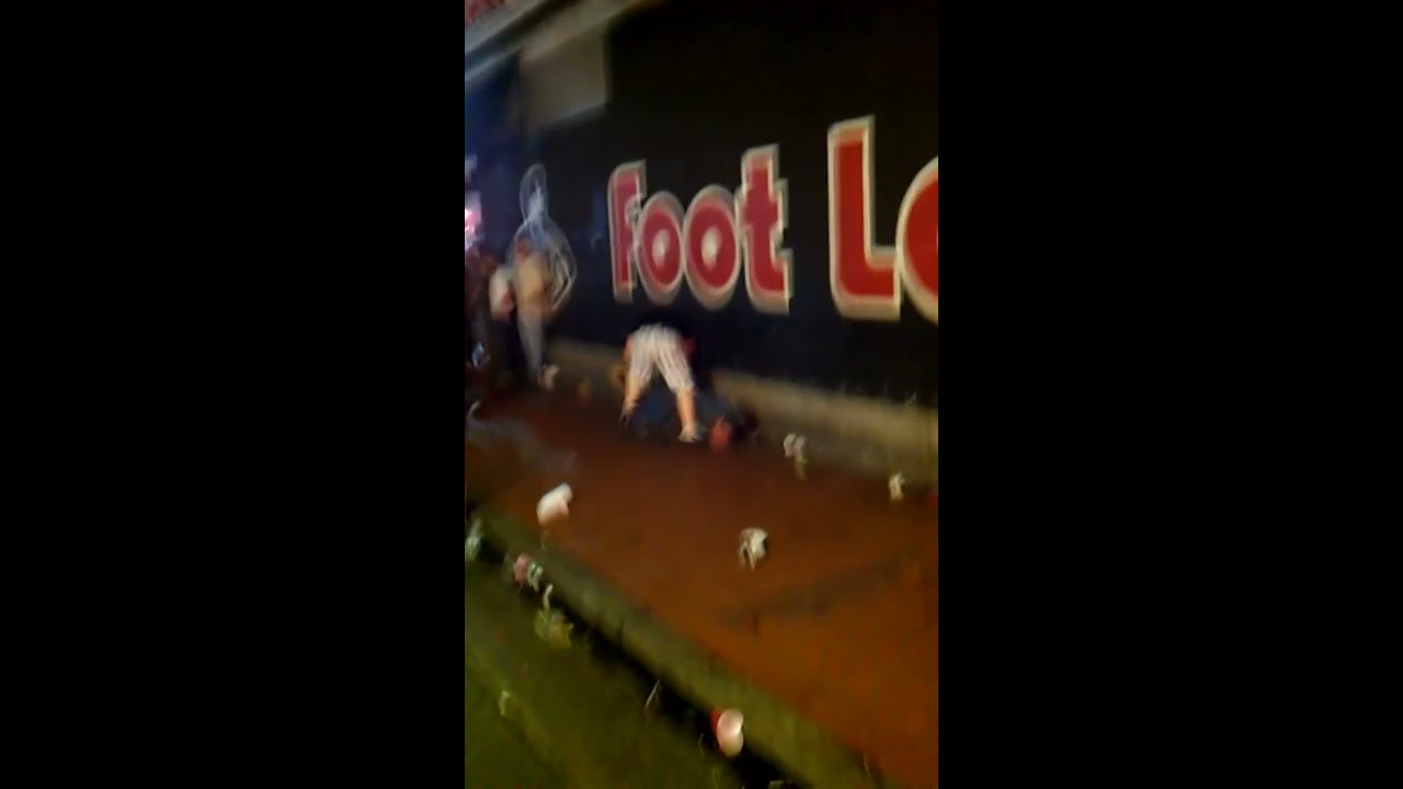 Drunk Fight on Bourbon Street - YouTube