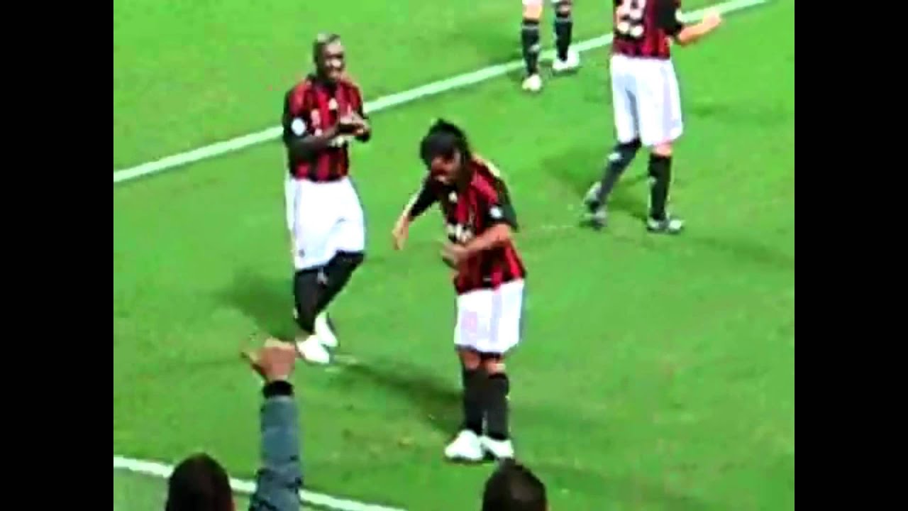 Ronaldinho Best Celebration [WITH VOICE] - YouTube