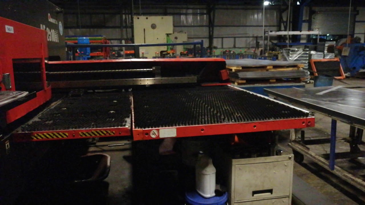 Troqueladora Amada AE 2510 NT - YouTube