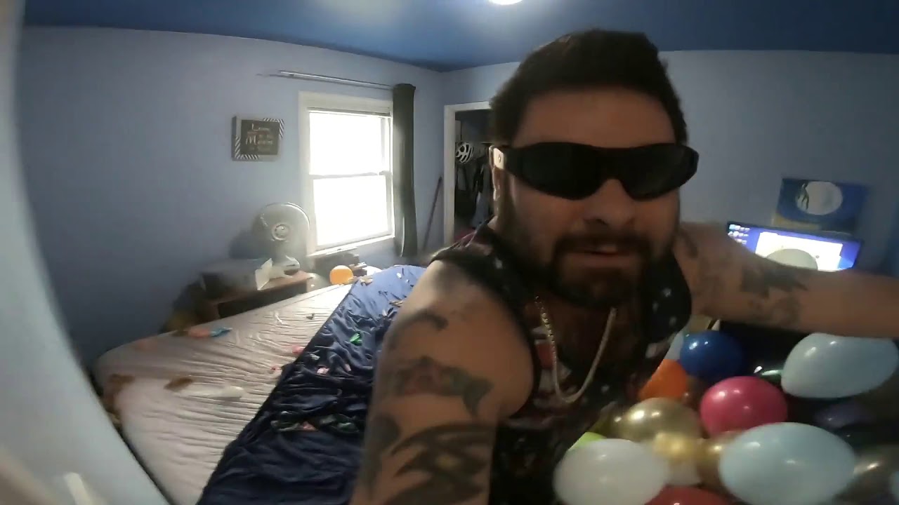 Popping 1 thousand Balloons in 1 Min (Guinness World Record) - YouTube