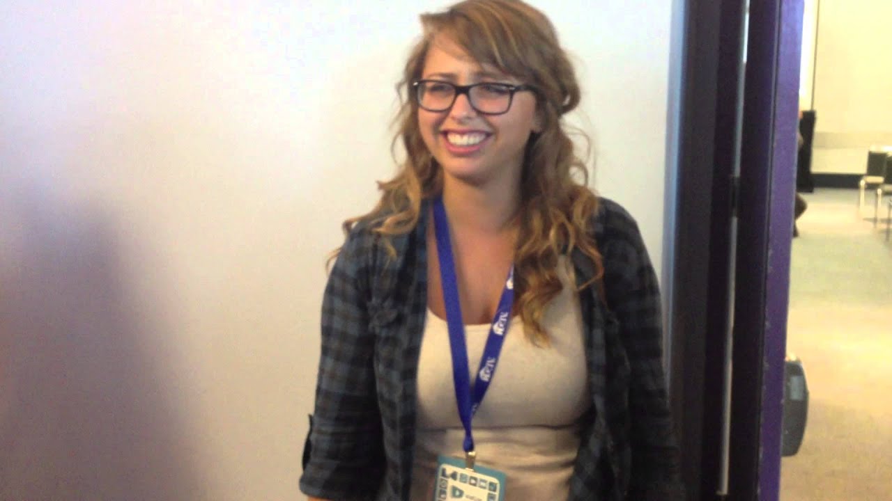 Laci Green Meets with Fans @Vicon 2014 - YouTube