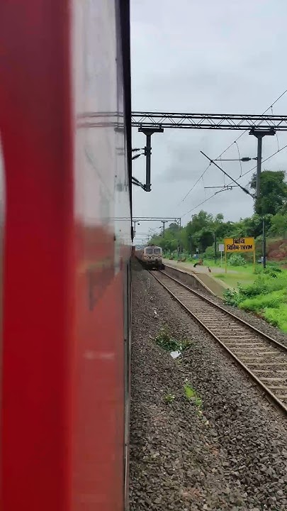 12224 ERNAKULAM JUNCTION LTT DURONTO EXPRESS CROSSING 22115 LTT KARMALI AC EXPRESS AT THIVIM # ...