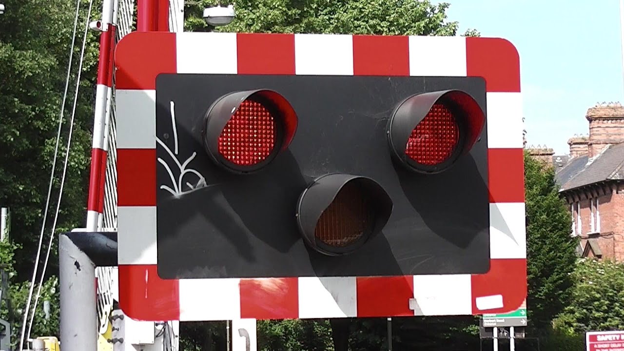 Railway Crossing at Lansdowne Road Station, Dublin - YouTube