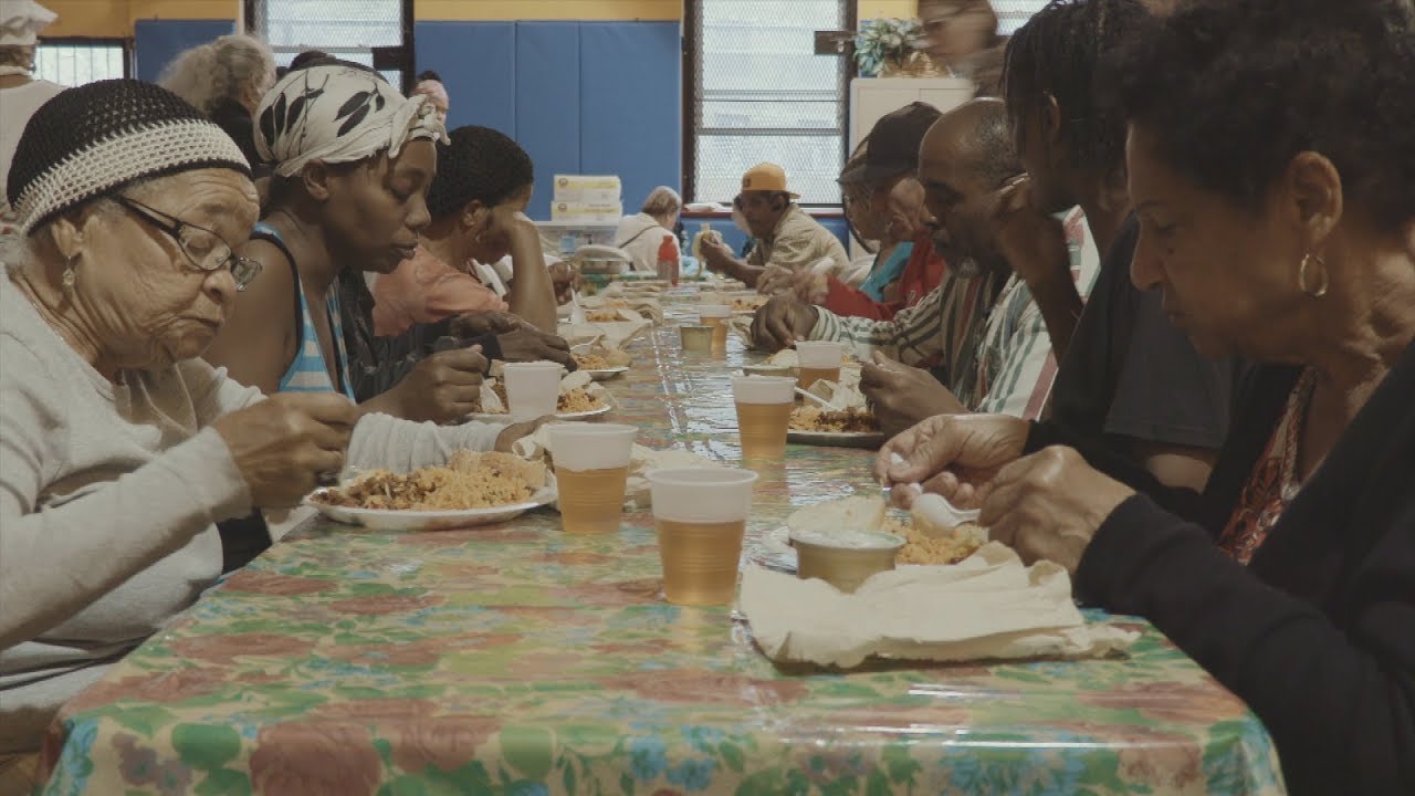 The fate of aging, undocumented day laborers in the United States - YouTube