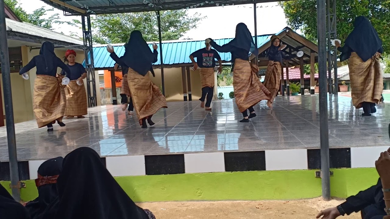 Tari piring dari sumatra barat - YouTube