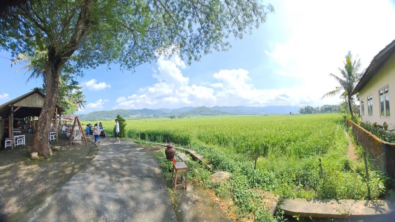 Geblek Menoreh View | Angkringan estetik dengan View Pegunungan dan ...