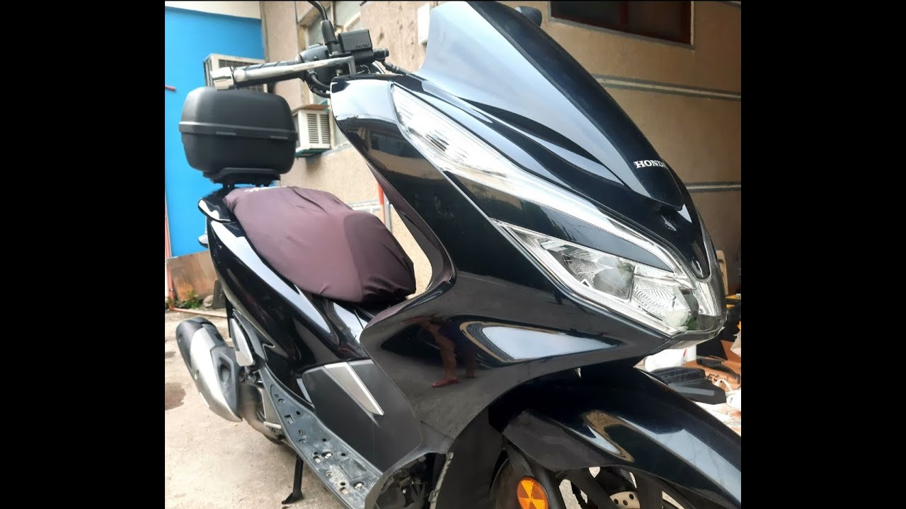 HONDA PCX 150 - QUICK INSTALLATION OF GIVI BOX - YouTube