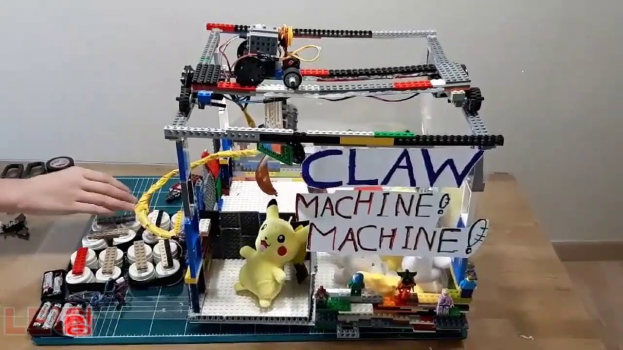 LEGO claw machine - YouTube