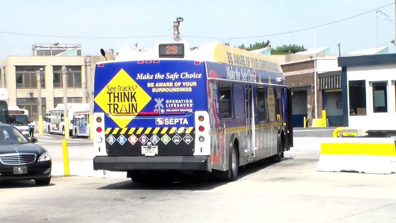 SEPTA BUSES @ SOUTHERN DISTRICT - YouTube