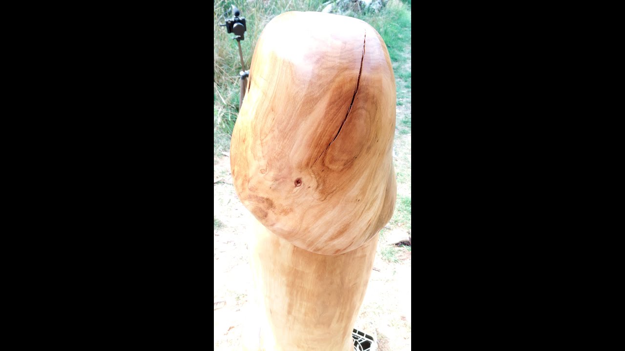 Fallus sculpture chainsaw carving - YouTube