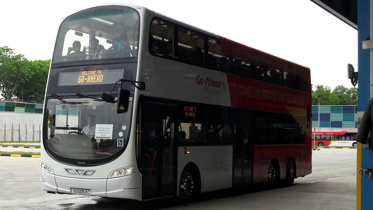 Go-Ahead Singapore Bus Wash, SG5053C - YouTube