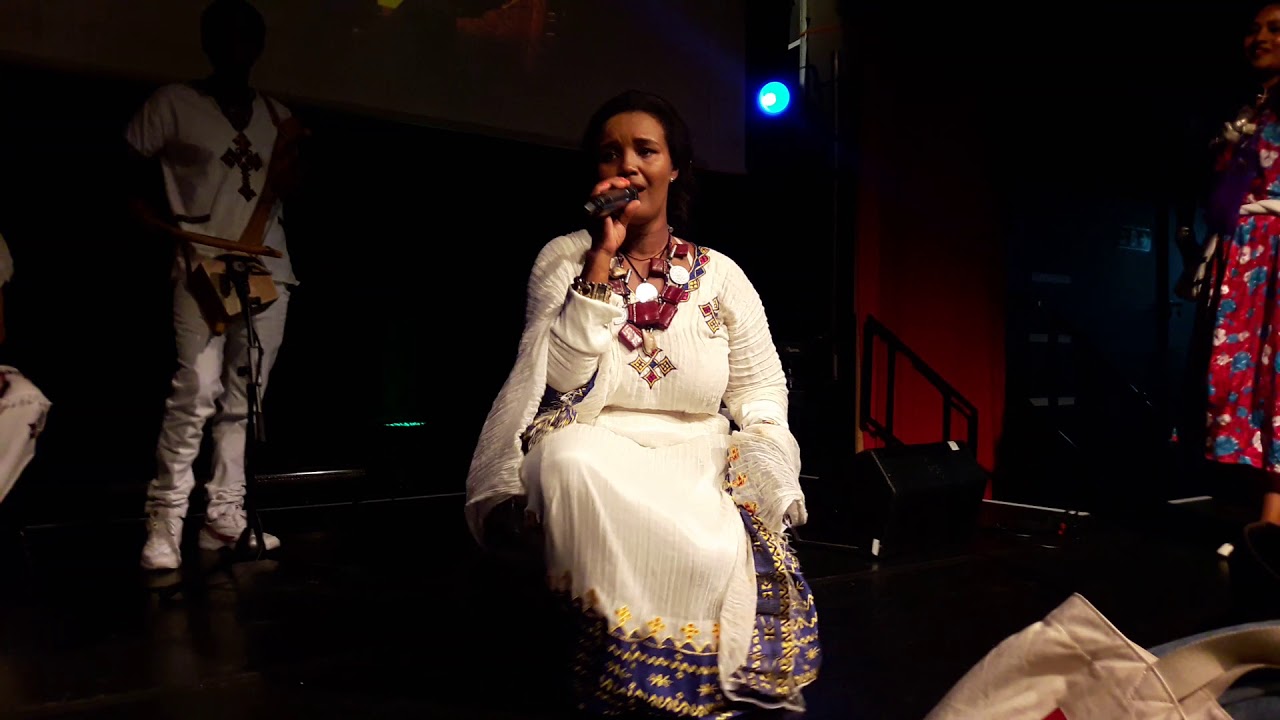 Zewditu Yohannes at Azmari Bet (Shelella/Fukera) - Rich Mix(2) - YouTube