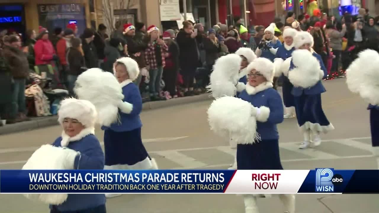 Waukesha Christmas Parade returns - YouTube