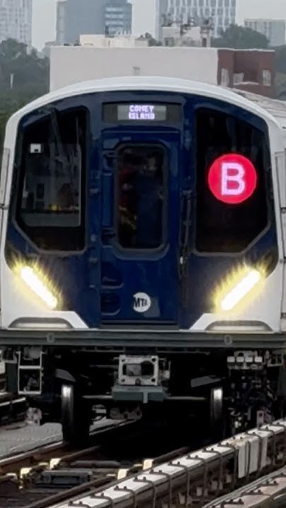 R211A B Train Passes 71 St on the D Line - YouTube