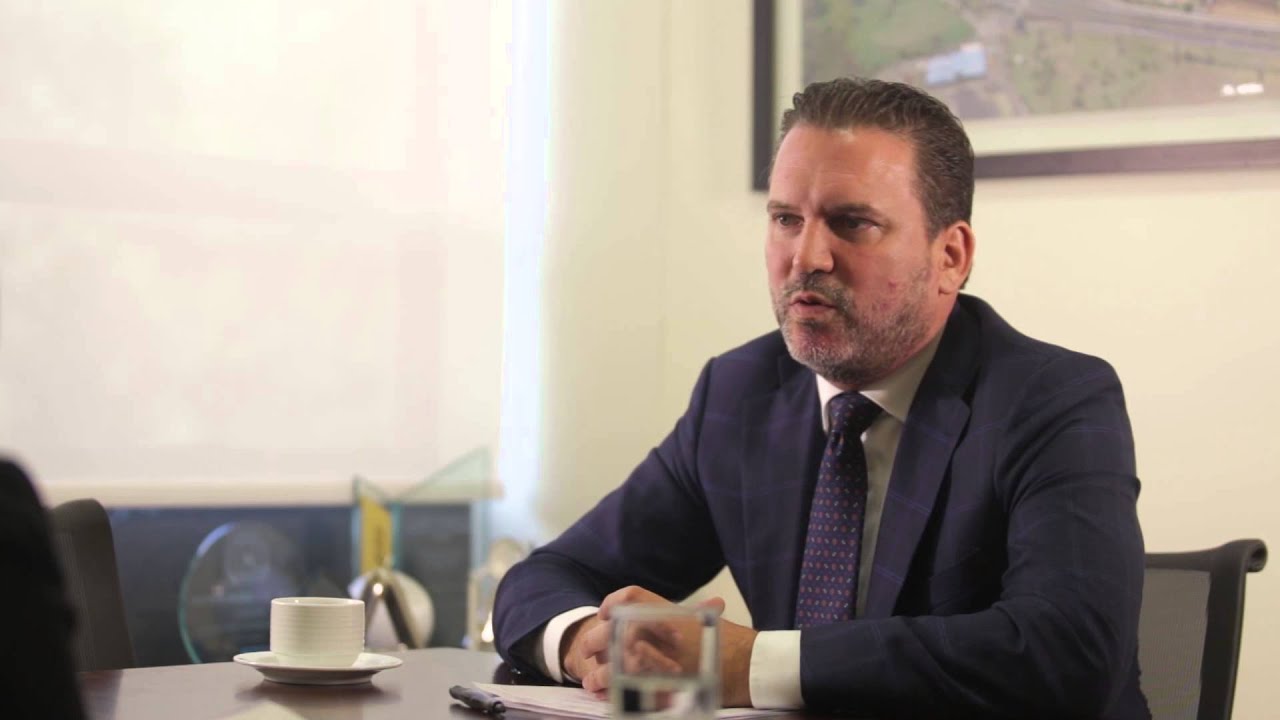 Entrevista a Alberto Poma – Director corporativo de Grupo Roble - YouTube