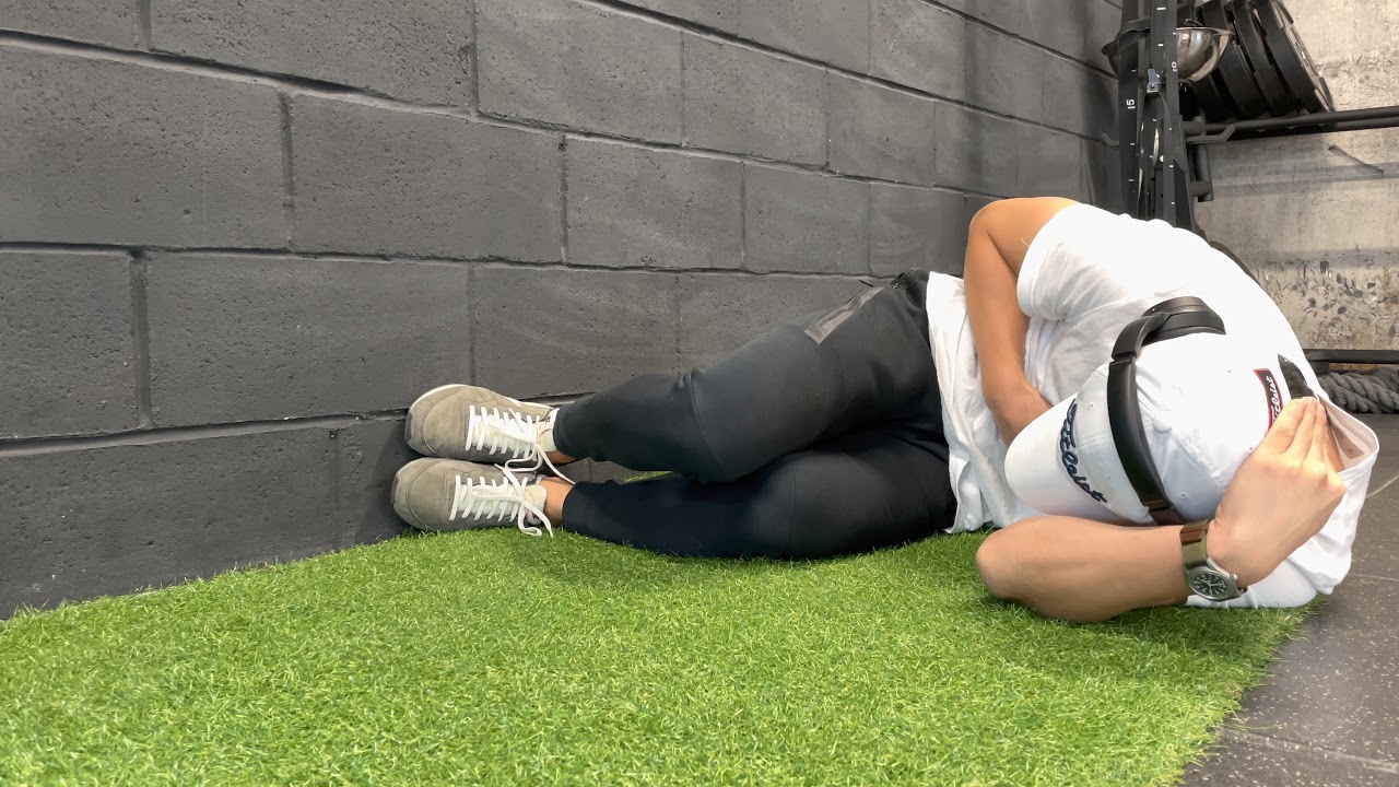 Side Lying Scissor Slides - YouTube