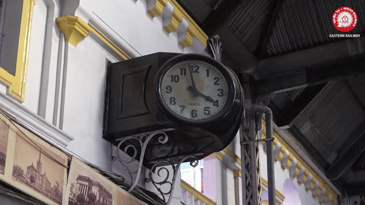 Howrah Station’s famous Boro Ghori turns 95! - YouTube