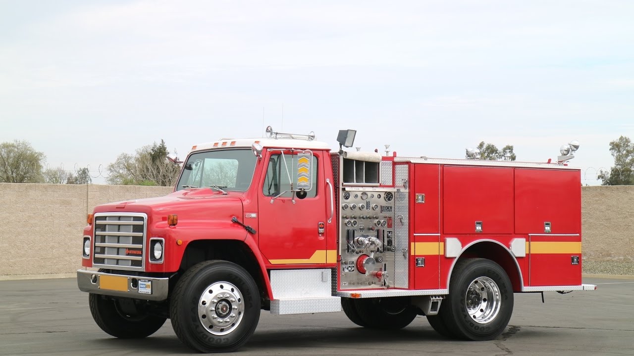 1989 International 1954 Beck 500/1000 Fire Pumper - YouTube