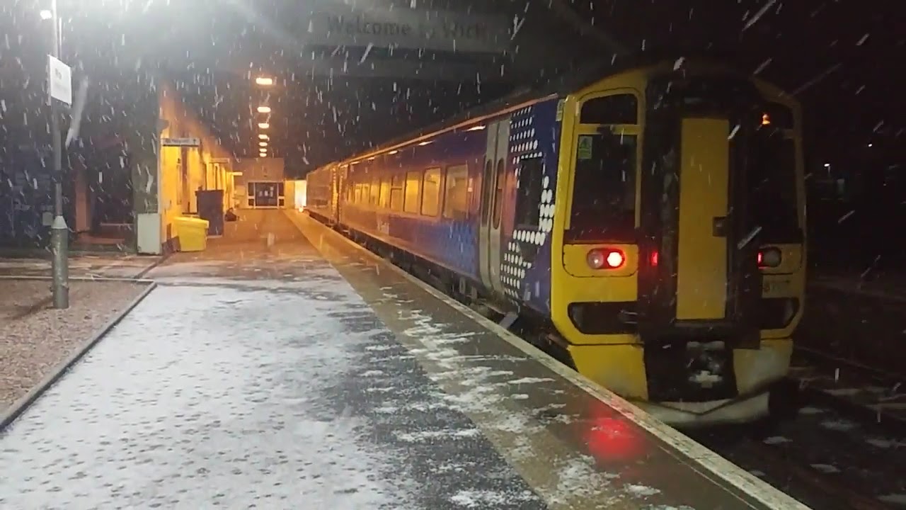 Scotrail 158707 arrives at Wick in the snow - YouTube