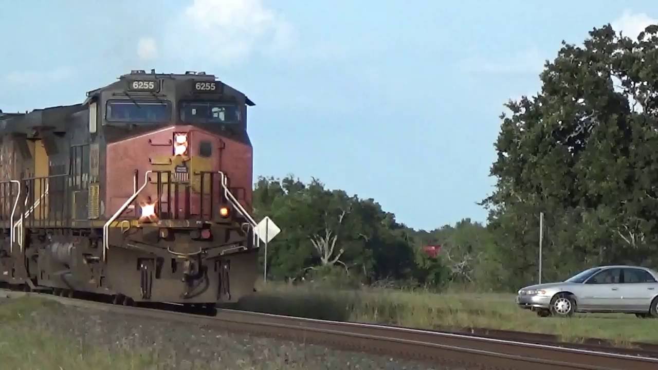UP 6255 SP Patch leading the GREX dump train Harwood - YouTube