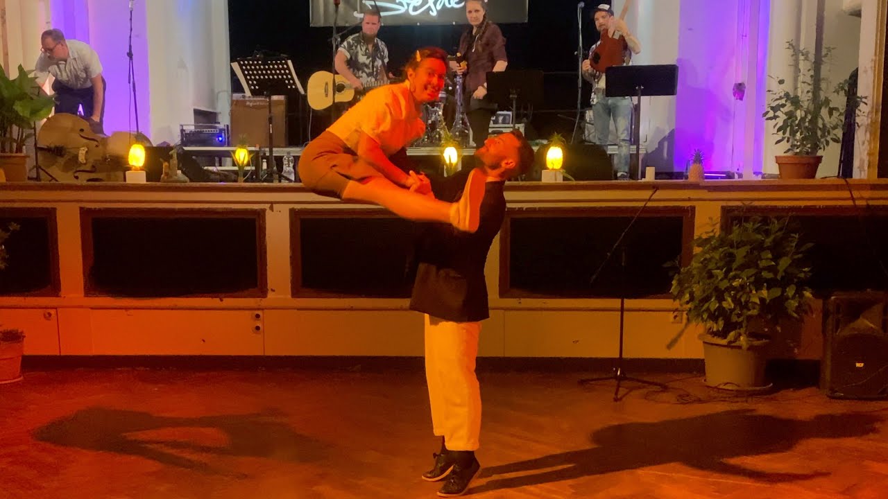 Crazy Boogie Woogie Dance by William & Maeva - YouTube