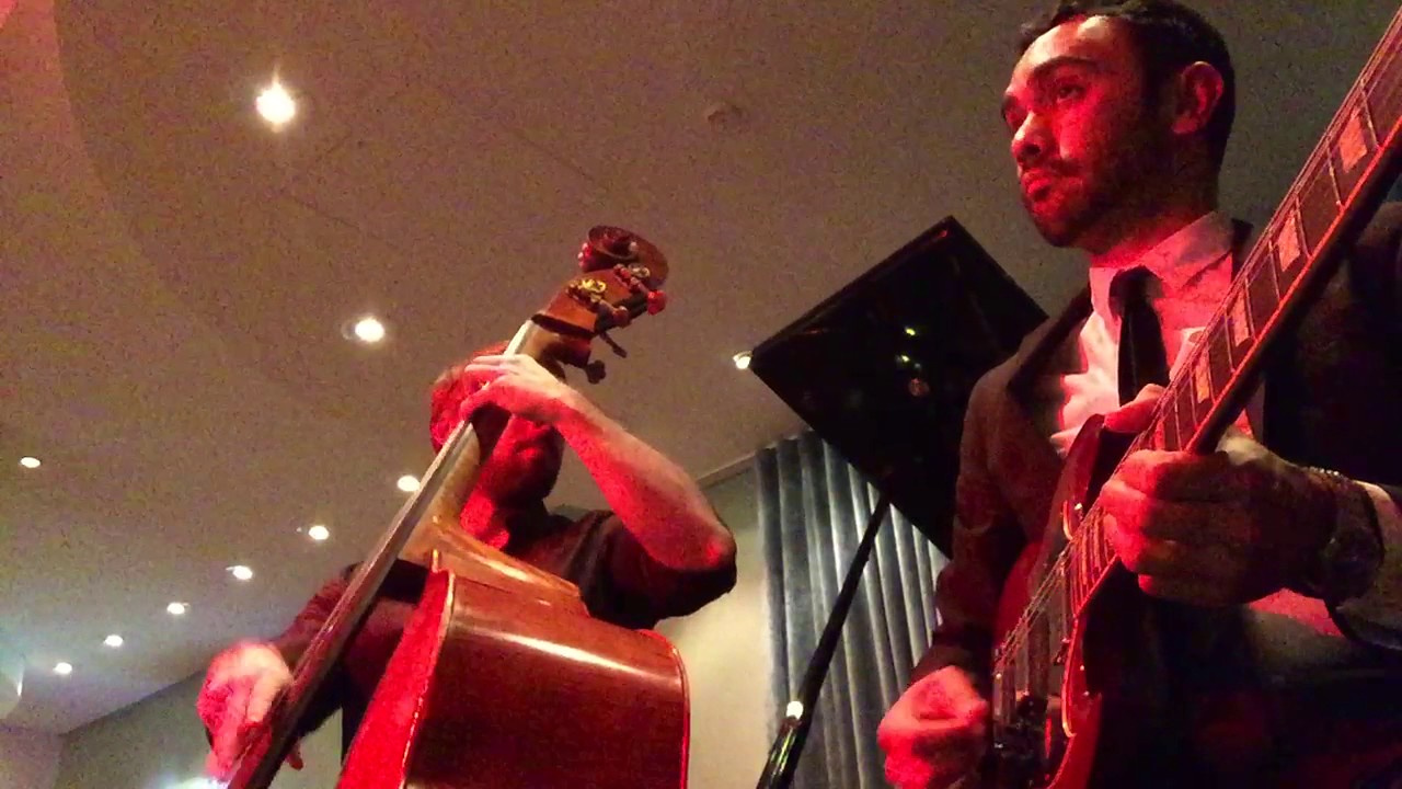Nathaniel Andrew and Luke McIntosh Jazz Duo in Brisbane - YouTube