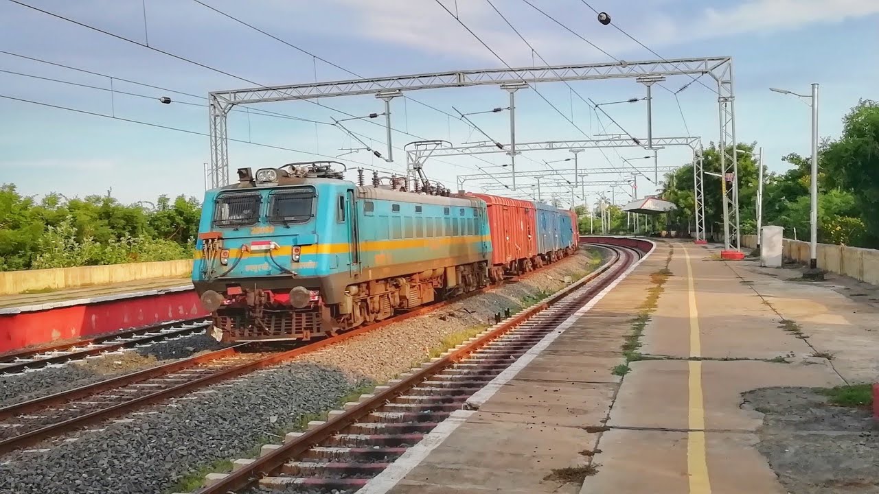 Asansol WAG7 28060 || BCNA wagons freight train slowly crossing panruti ...