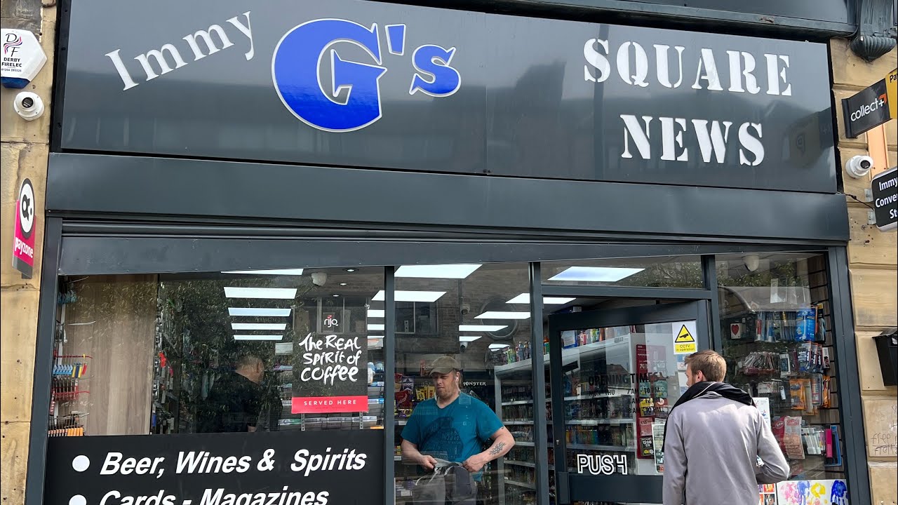 Thief stolen my stuff worth 900£ with the help of shopkeeper in Halifax ...