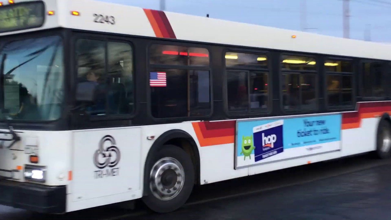 (Rare Catch) TriMet 1999 New Flyer D40LF #2243 on line 96 - YouTube