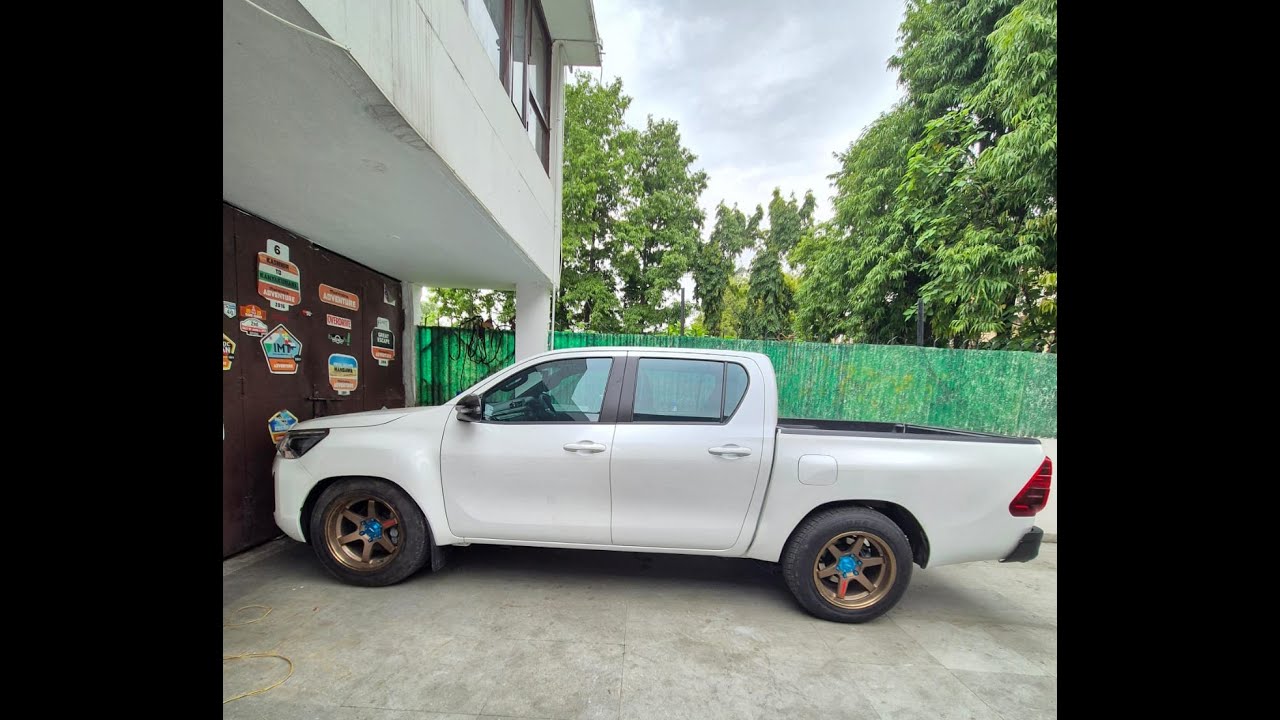 Lowering my HILUX down to 6inches - YouTube
