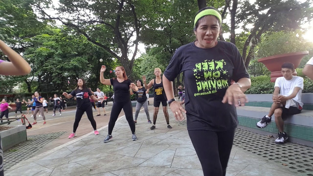 Zumba at the circle in black 1 - YouTube