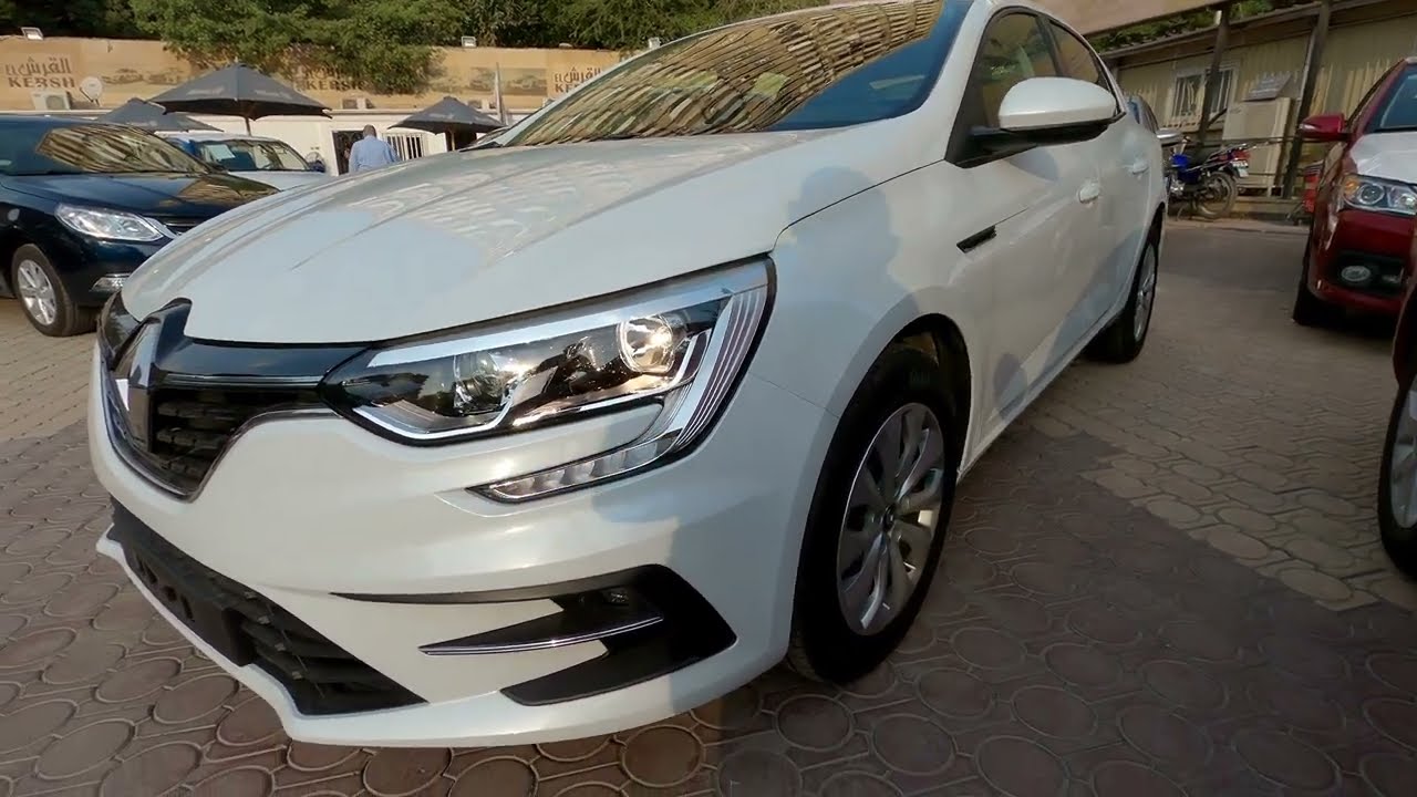 استعراض مواصفات رينو ميجان 2023 الفئة الاولى لون ابيض مع تصوير ليلي ...
