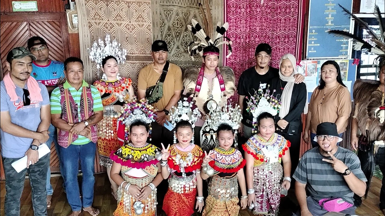 RTM datang ke BAYAN ULU mukah/Persembahan ngajat Penghulu dan rakyatnya ...