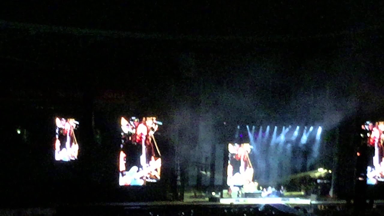 Foo Fighters LIVE - intro and 'Big Me' - YouTube