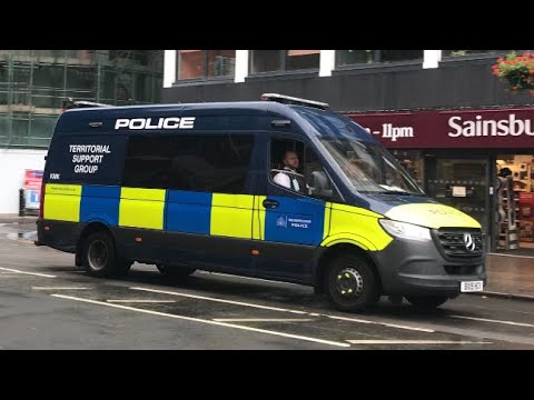London Met Police Territorial Support Group (TSG) Van - YouTube