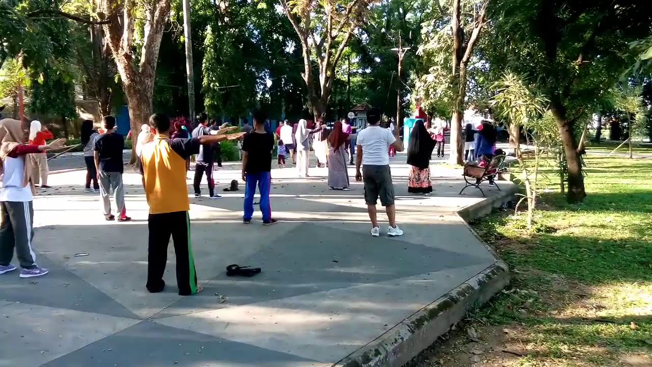Suasana Pagi di Taman UNHAS || Senam Paru Sehat - YouTube