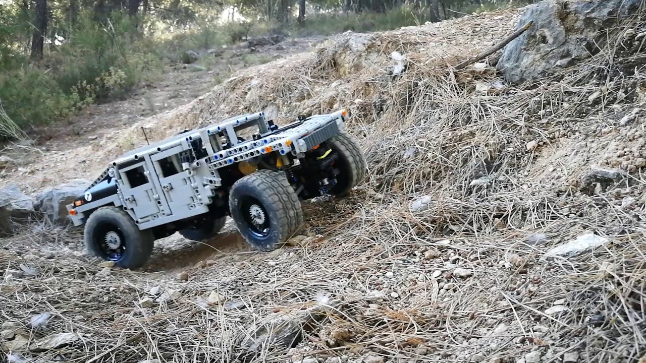 Lego Technic Humvee v2 - YouTube